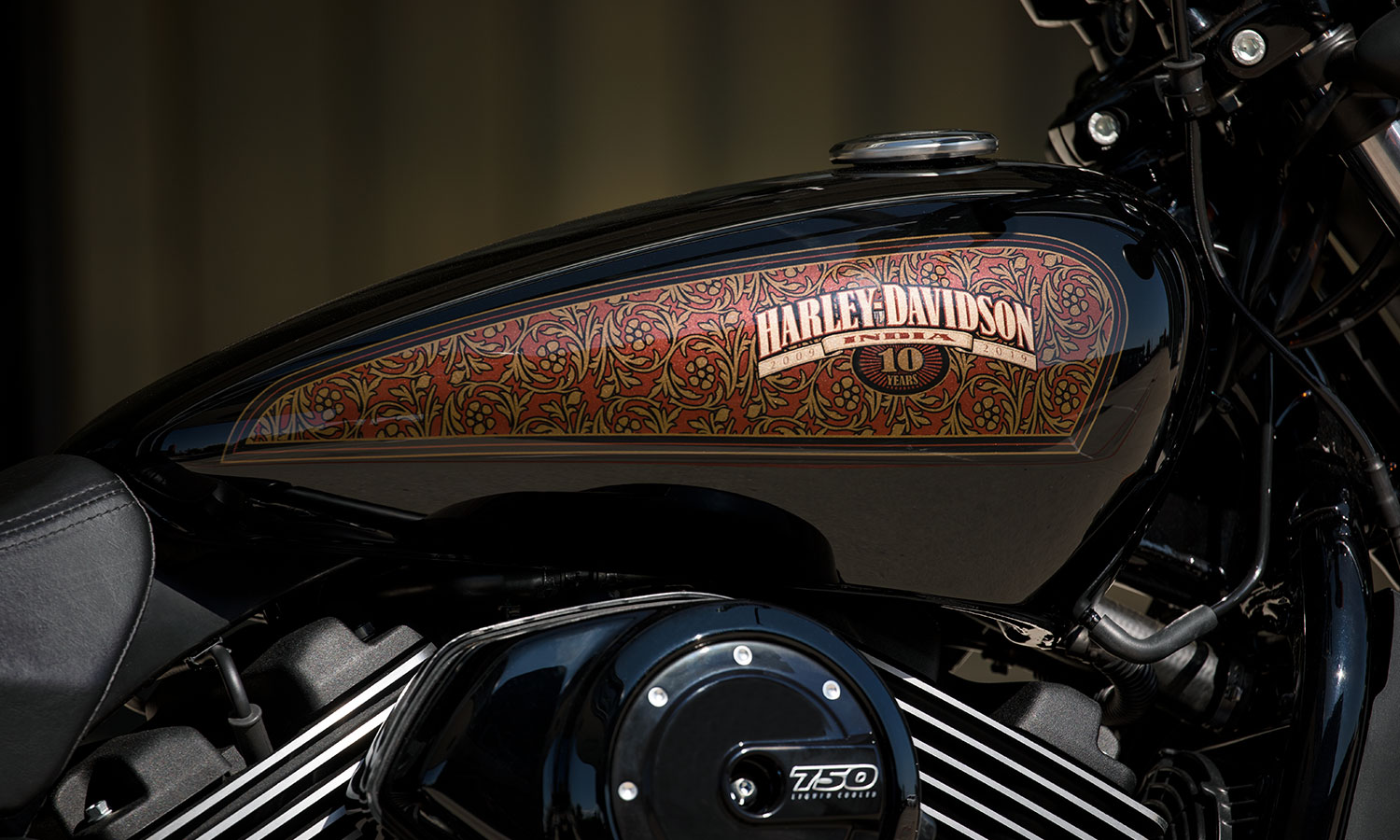 HARLEY-DAVIDSON® | 10th ANNIVERSARY LIMITED EDITION